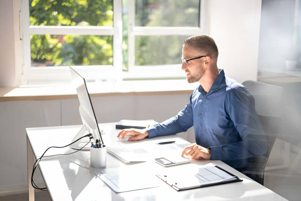 The Guide to Ergonomic Workplace Assessments in Office Environments